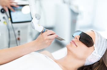 Hudpleie og kosmetiskmedisinsk behandling - Signaturklinikken